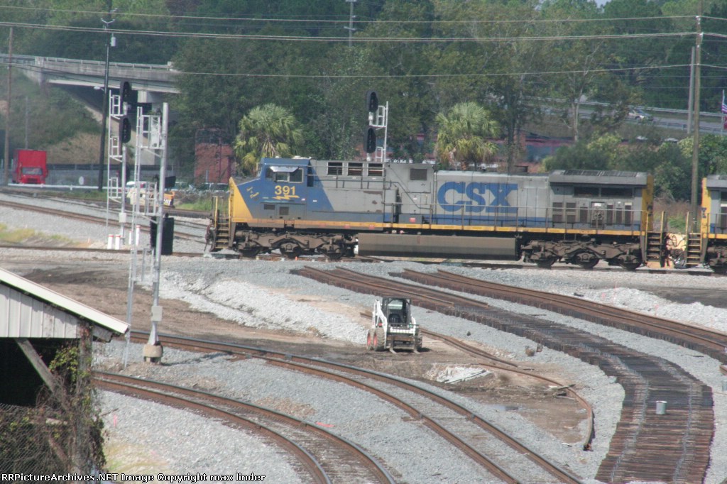 CSX 391 crossing the new rice junction